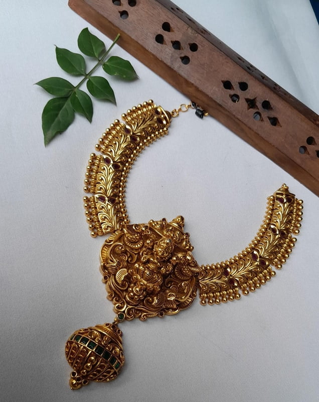 sangu design with lakshmi model antic neckpiece